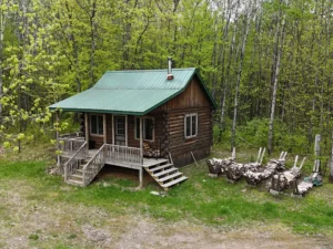 Rustic Log Cabin Retreat on 20 Acres – Pine County, MN $154,900 – 24/7