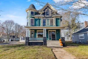 Fully Restored 1908 Victorian Packed With Original Woodwork & Modern ...